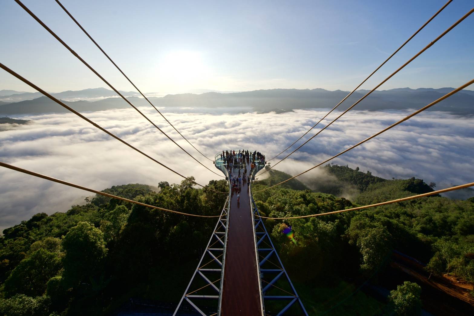 รมว.การท่องเที่ยวและกีฬา ลงพื้นที่แหล่งท่องเที่ยว Skywalk ทะเลหมอกอัยเยอร์เวง อ.เบตง จ.ยะลา ...